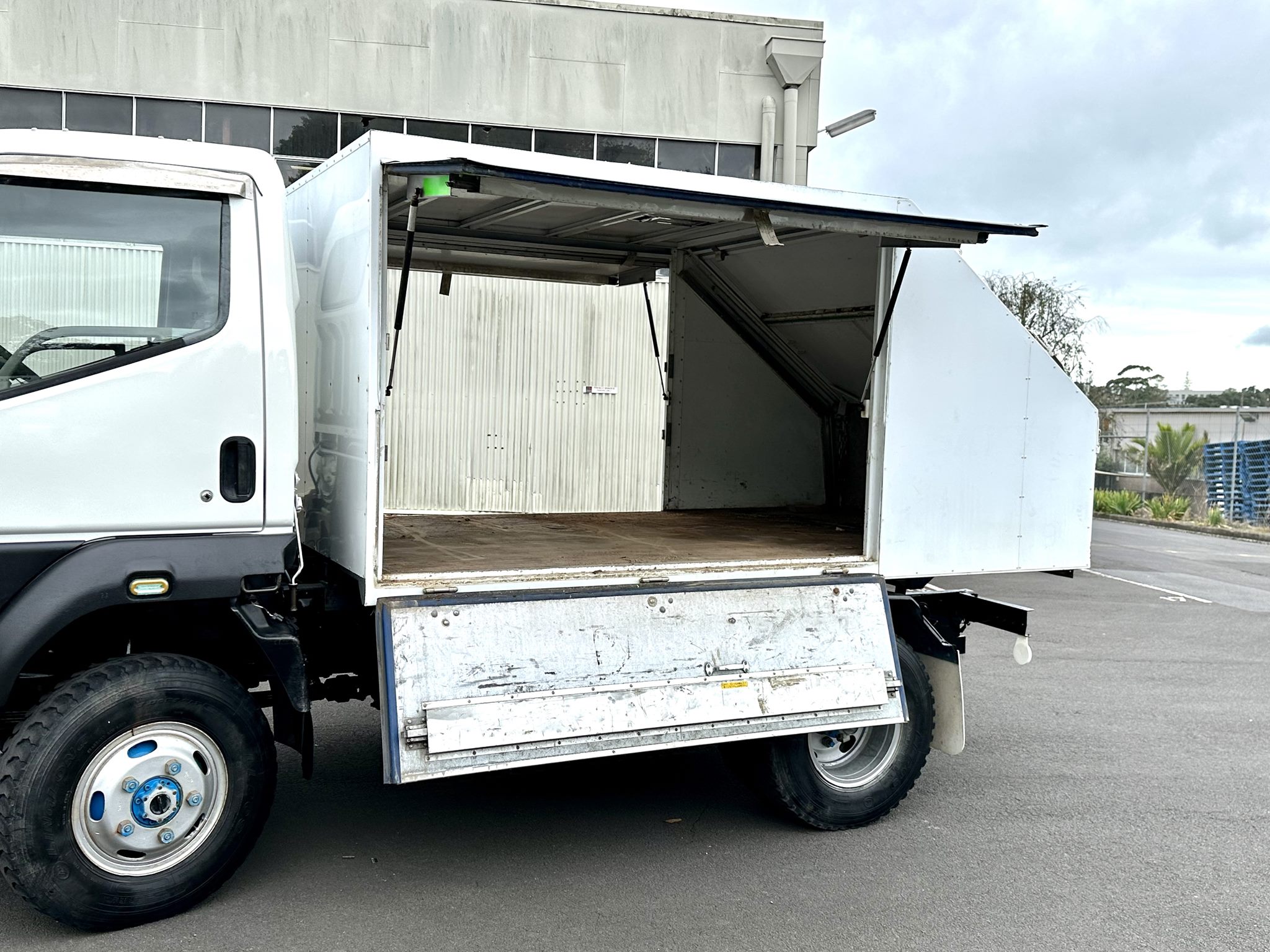 Show - Gibbons Commercial - Commercial Vehicles Auckland